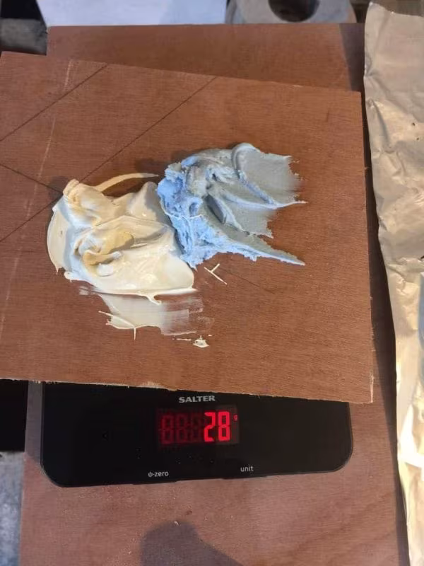 Mixing Epoxy - How to properly mix 2 component adhesives and fillers