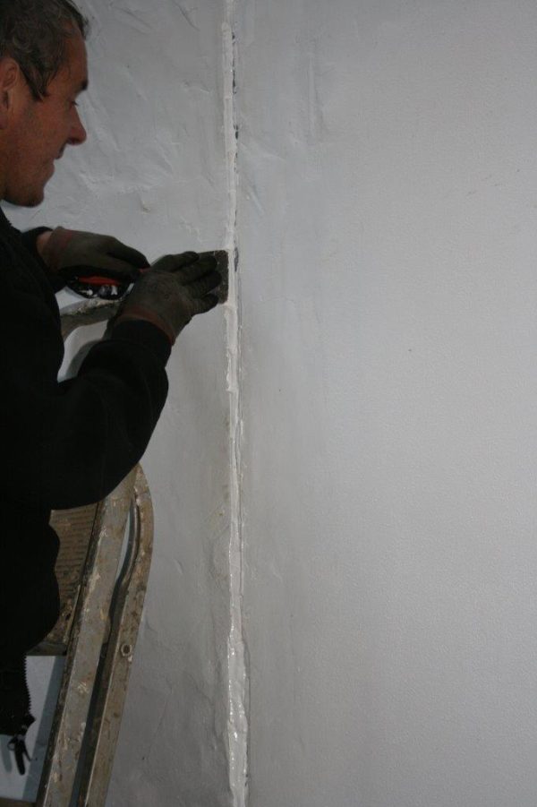 Render Crack Repair. How To Affect A Permanent Repair